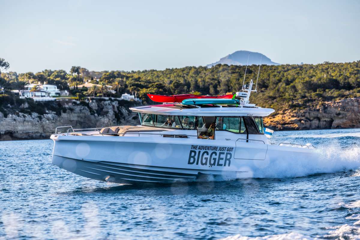 World Premiere of the Axopar 45 XC Cross Cabin – Axopar Boats