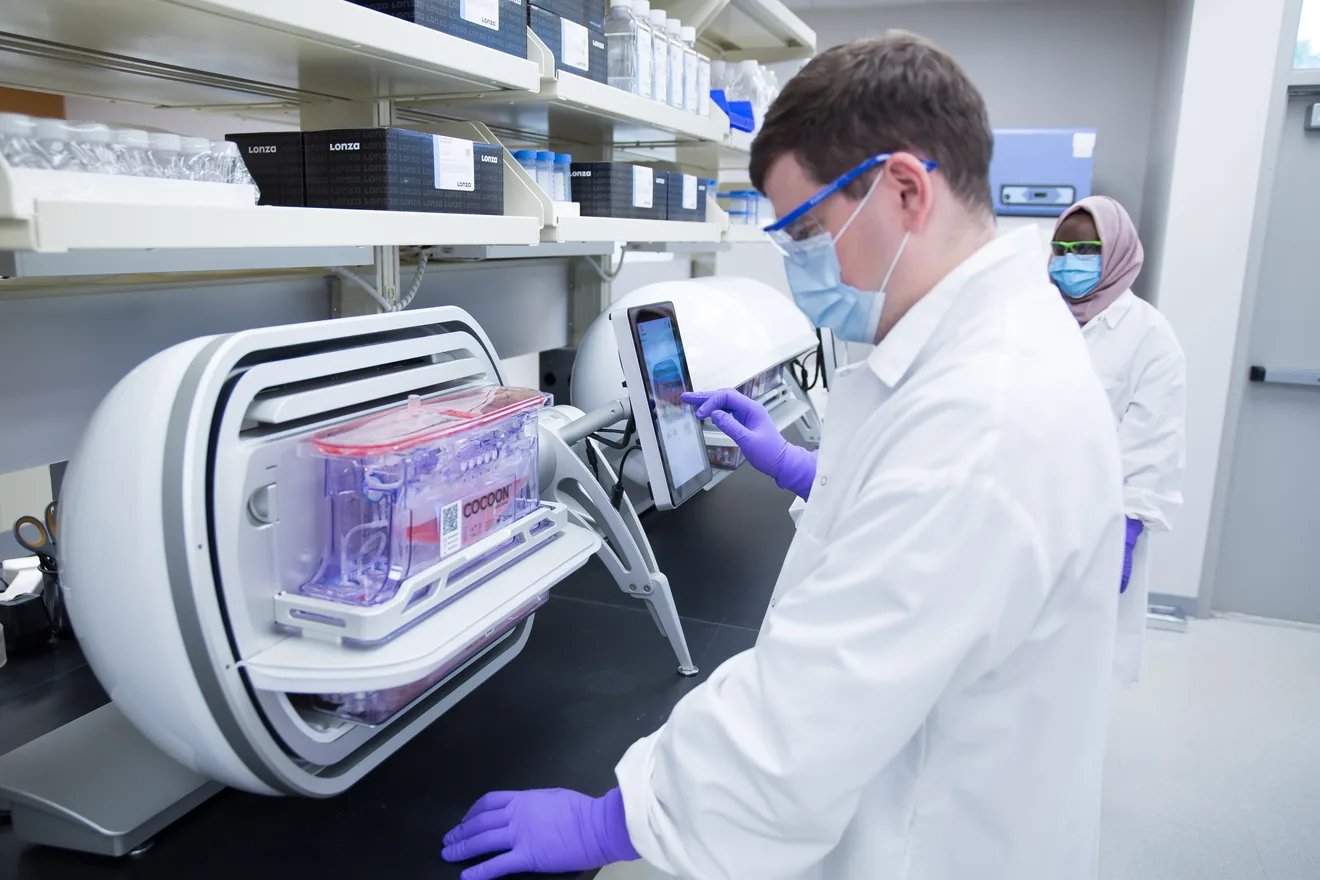 Cocoon® Platform | Cell Therapy Manufacturing | Lonza